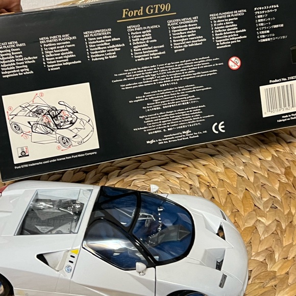 maisto | Accessories | Maisto Special Edition Ford Gt9 Diecast Vehicle ...